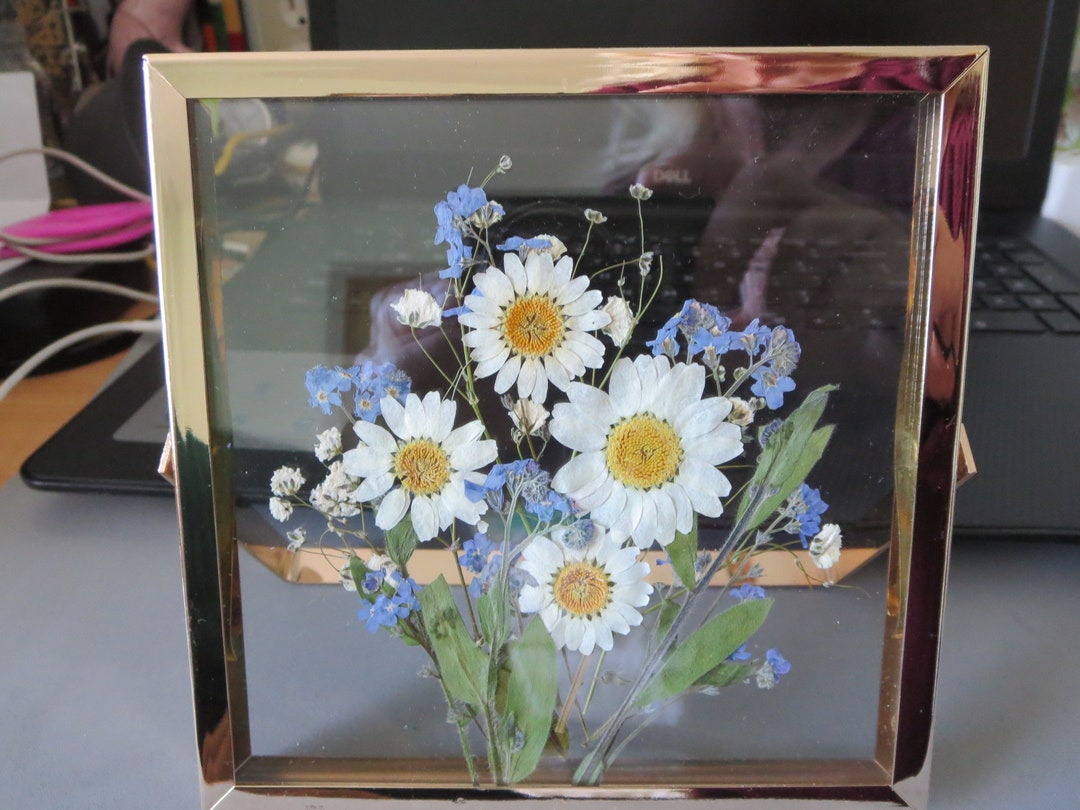 Pressed Flower Table Top Décor Birthday Month Pressed Flowers Art ...