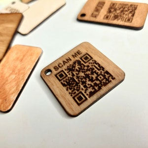 QR Code Pendant, Personalized Wooden Keychain, Keyring, Engrave Your ...