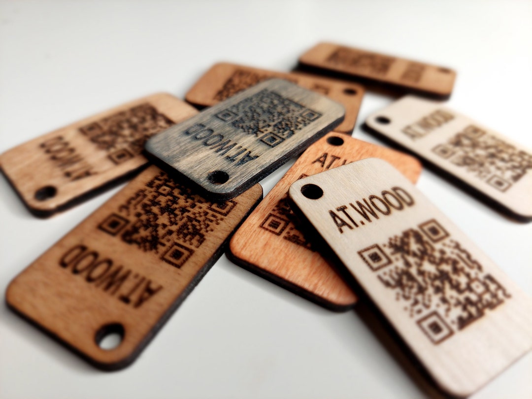 QR Code Pendant, Personalized Wooden Keychain, Keyring, Engrave Your ...