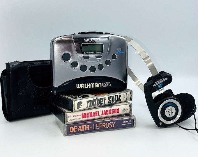 Super Cool Sony Walkman FM Radio With Original Case From the 90s Works ...