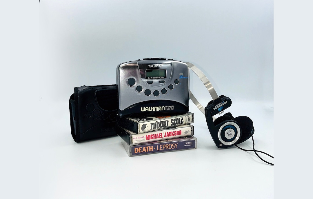 Super Cool Sony Walkman FM Radio With Original Case From the 90s Works ...