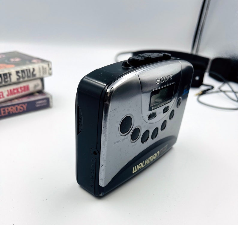 Super Cool Sony Walkman FM Radio With Original Case From the 90s Works ...