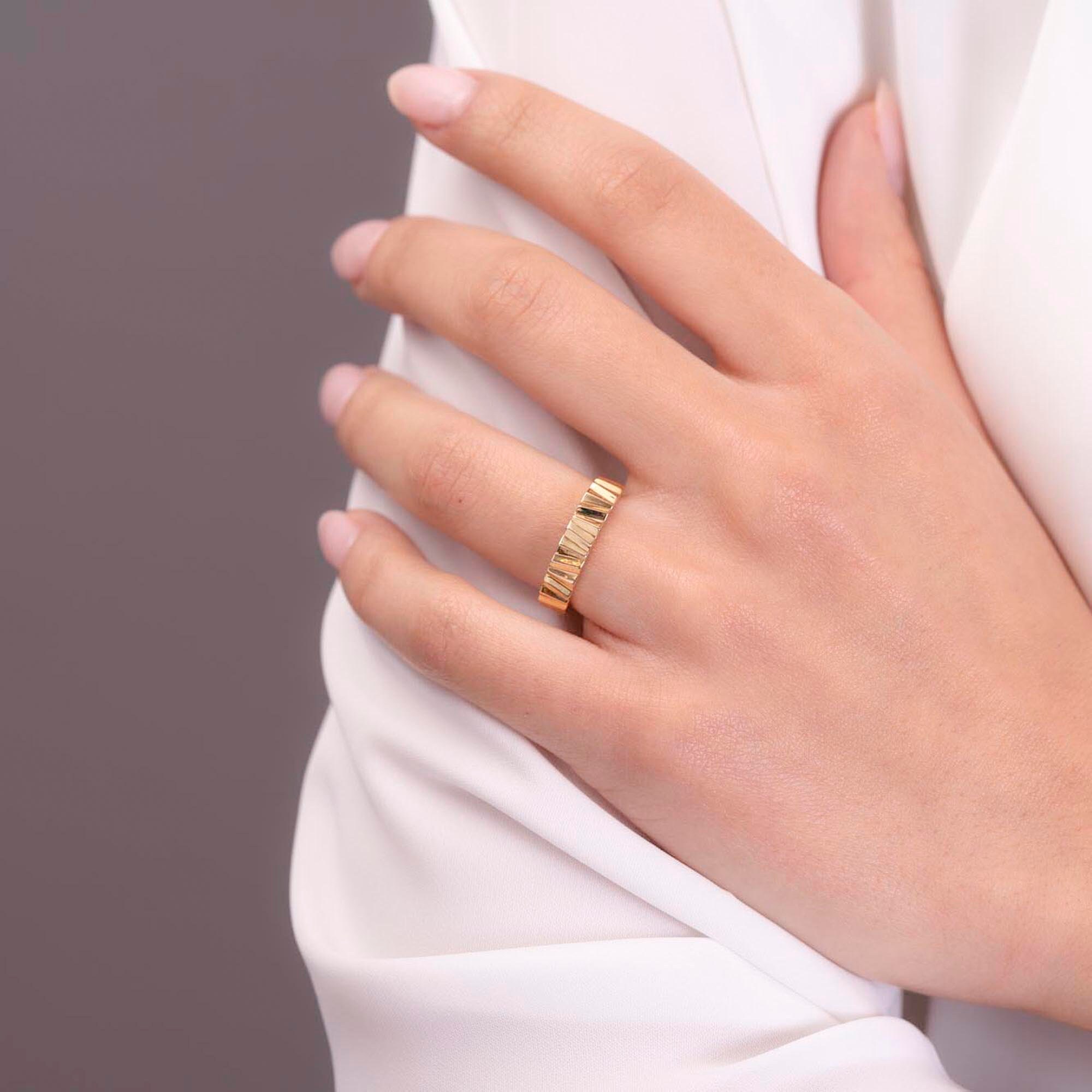 14K Soft Fluted Form Ring Modern Wedding Band Solid Gold Ring Unique ...