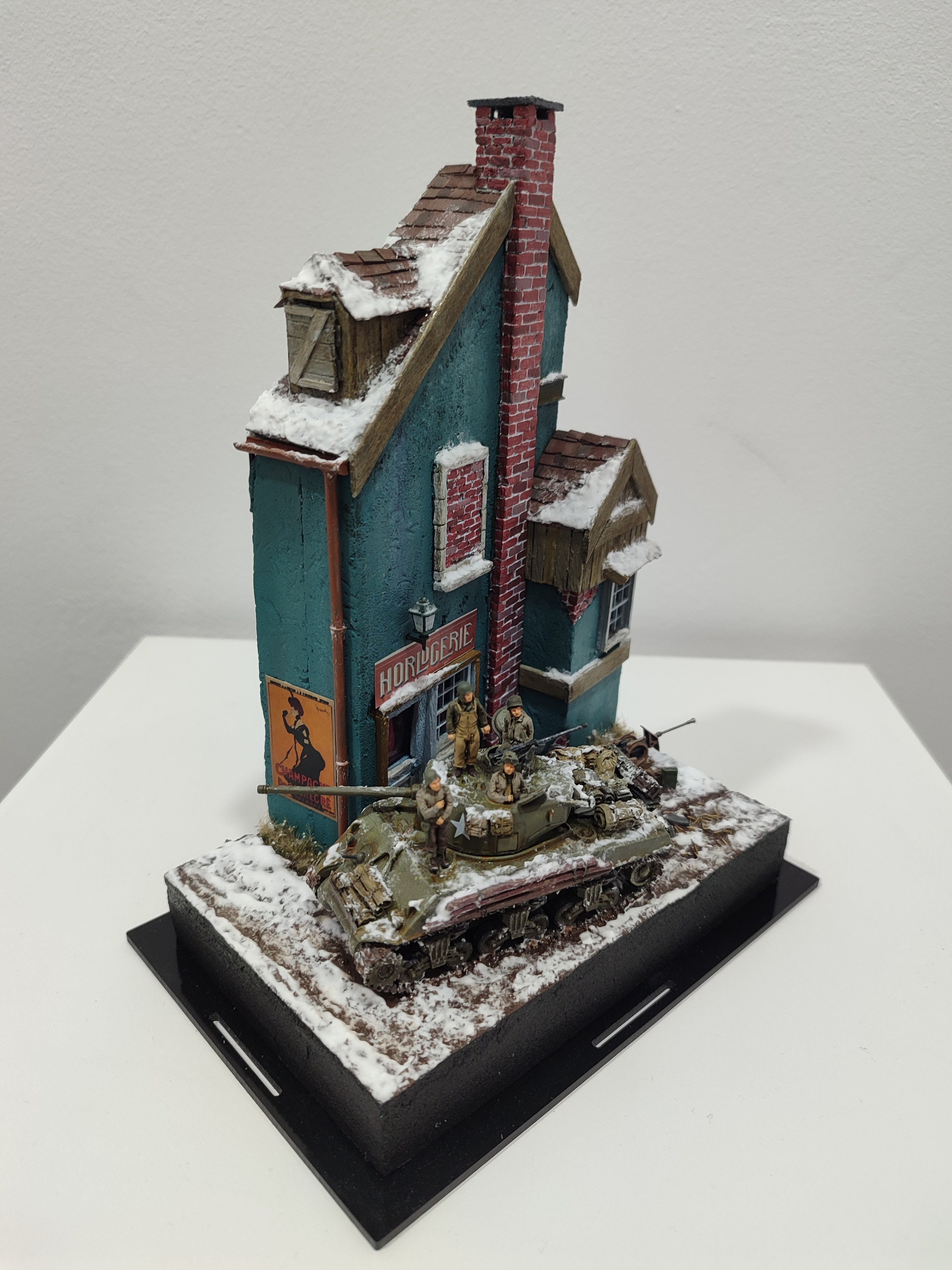 U.S. M4A3 76W Sherman Tank in Colmar, France 1945 WW2 Diorama, 1/72 ...