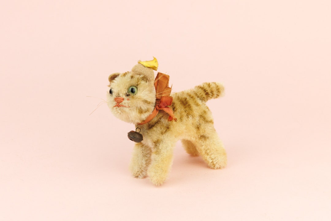 Vintage Miniature Steiff Tapsy Cat, Ear Button and Faded Flag, Cream ...