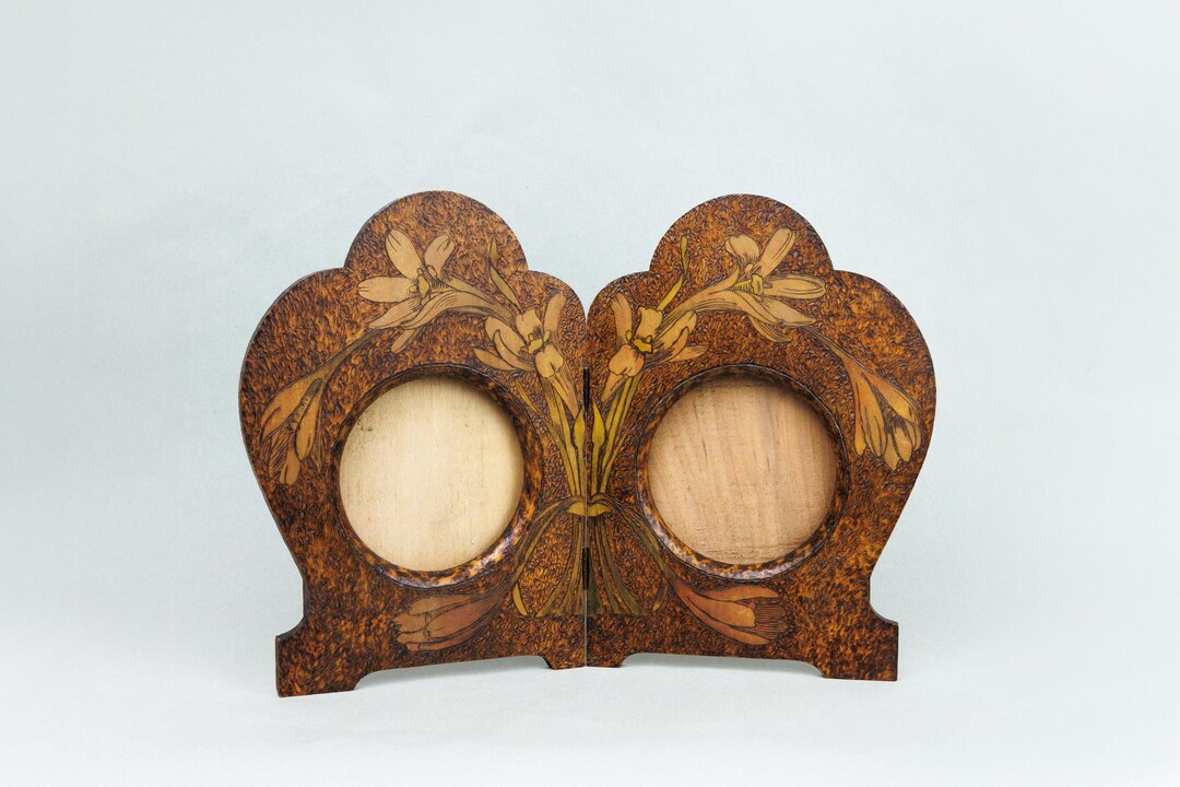 Early 20th Century Wood Arts and Crafts Pokerwork Tabletop Hinged ...