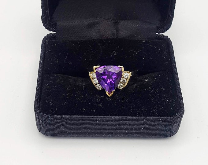 10x10mm Trillion Cut Amethyst of AA Quality and 6 Diamonds With a Total ...