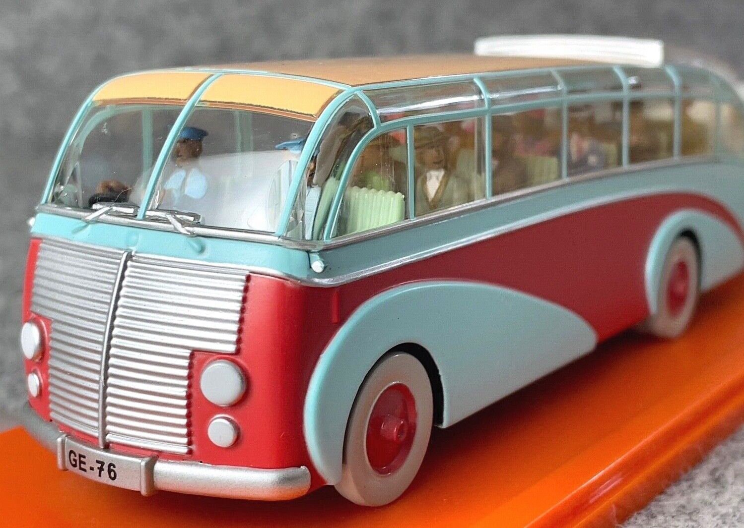 Atlas Tintin Car Swissair Bus: Calculus Affair 1/43 Scale - Etsy