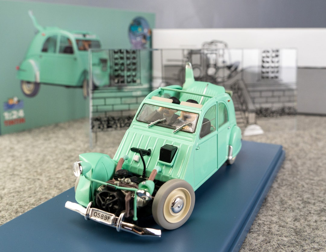 VOITURE TINTIN 1/24 29911 Crashed Citroen 2CV Car: Castafiore Emerald ...