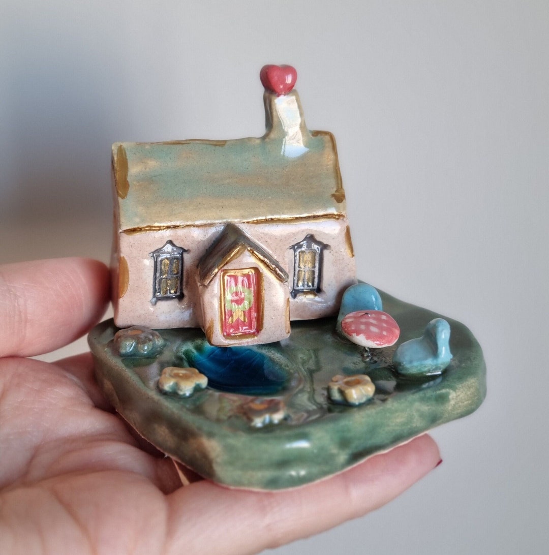 Ceramic Miniature House With Small Pond and Garden,ceramic Miniature ...