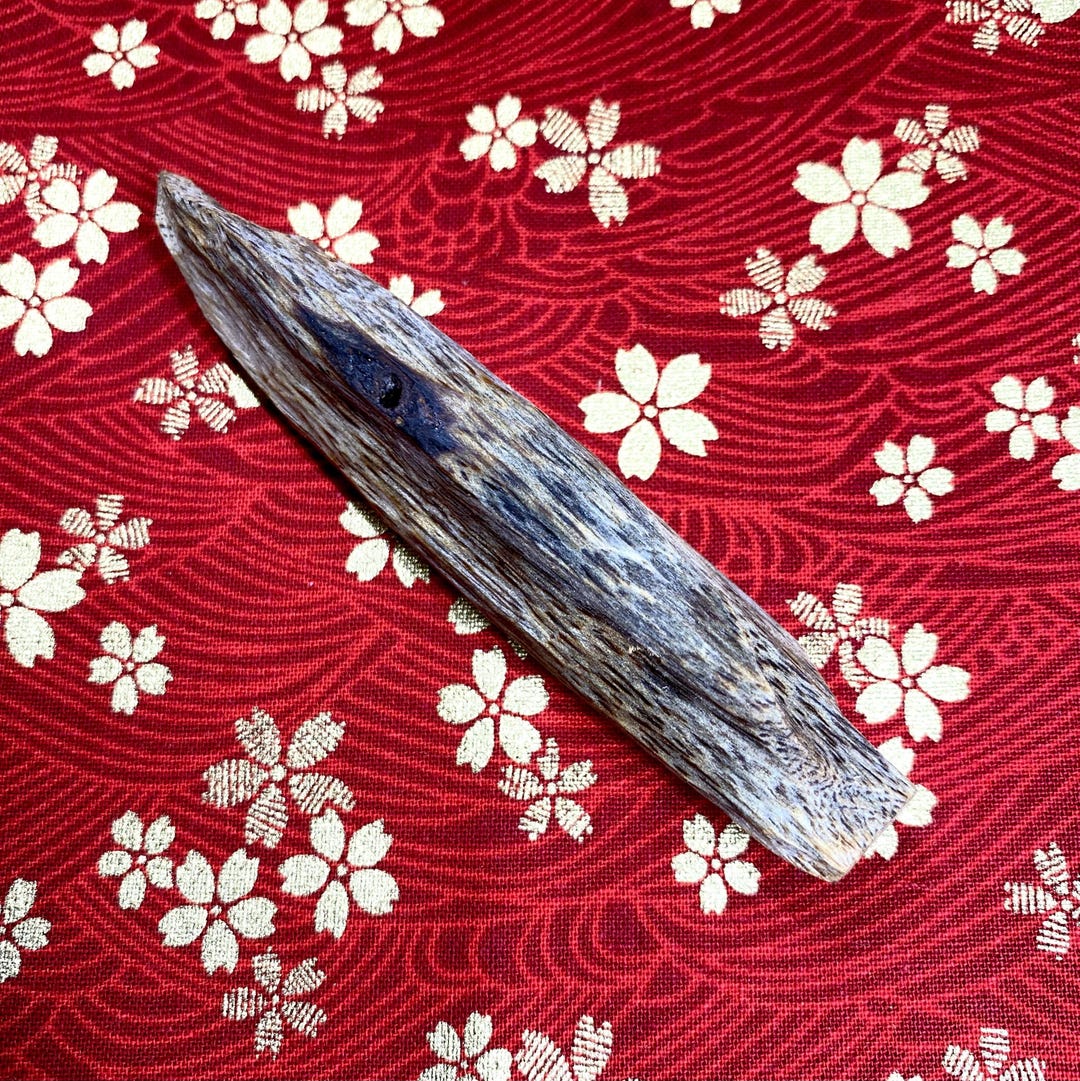 Wild Green Kyara Piece | 15 Grams | 10*2cm | 100% Natural | Kynam Kinam ...
