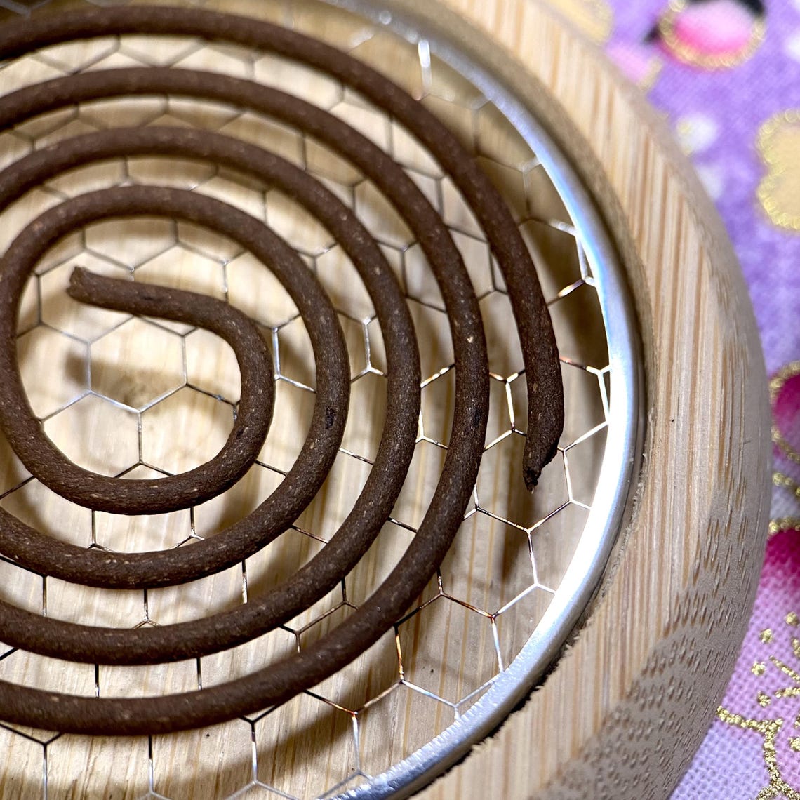 Wild Indonesia Agarwood Coil Incense | 40 Pieces | Each Burn for About ...