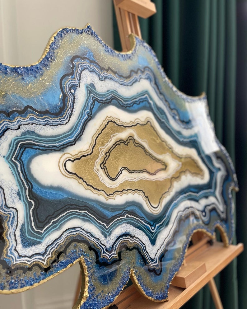 Backlit Crystal Geode Resin Art: Quartz & Glitter Wall Hanging - Etsy