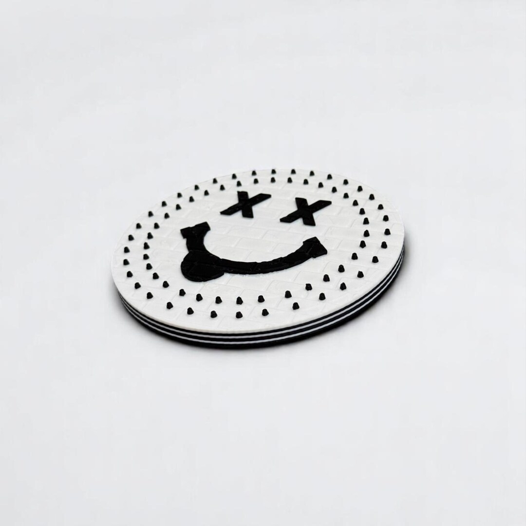 3D Printed Smiley Face Snowboard Stomp Pad – Winter Sports Traction - Etsy