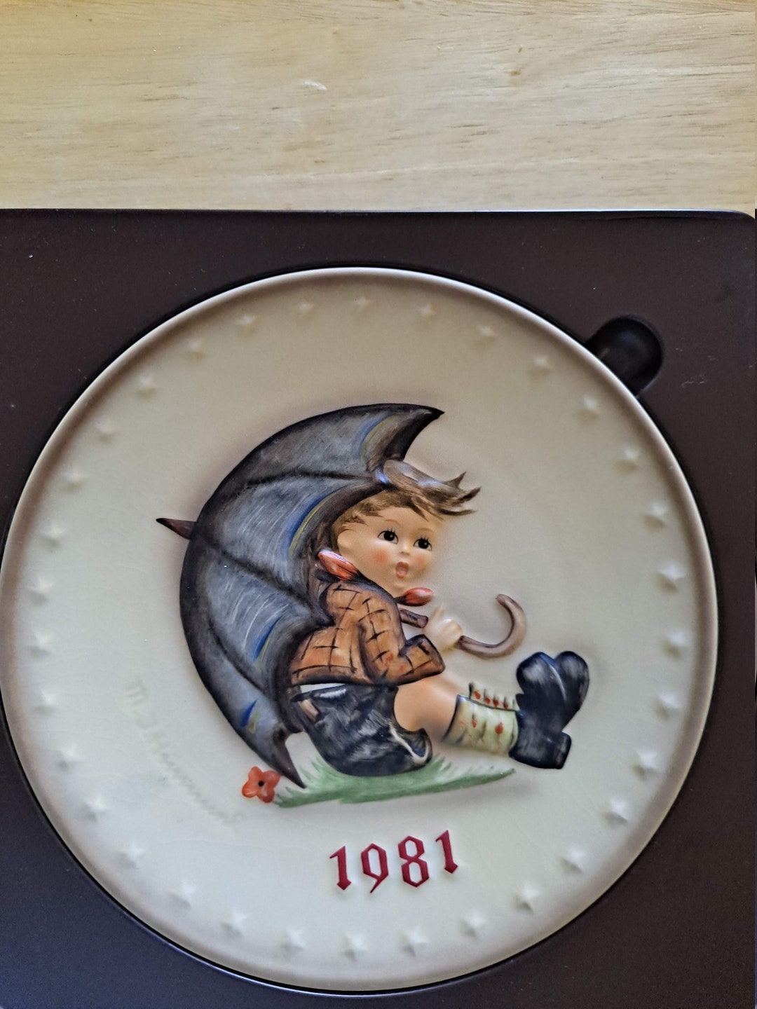 M.J. Hummel 1981 (“umbrella Boy”) Plate - Etsy