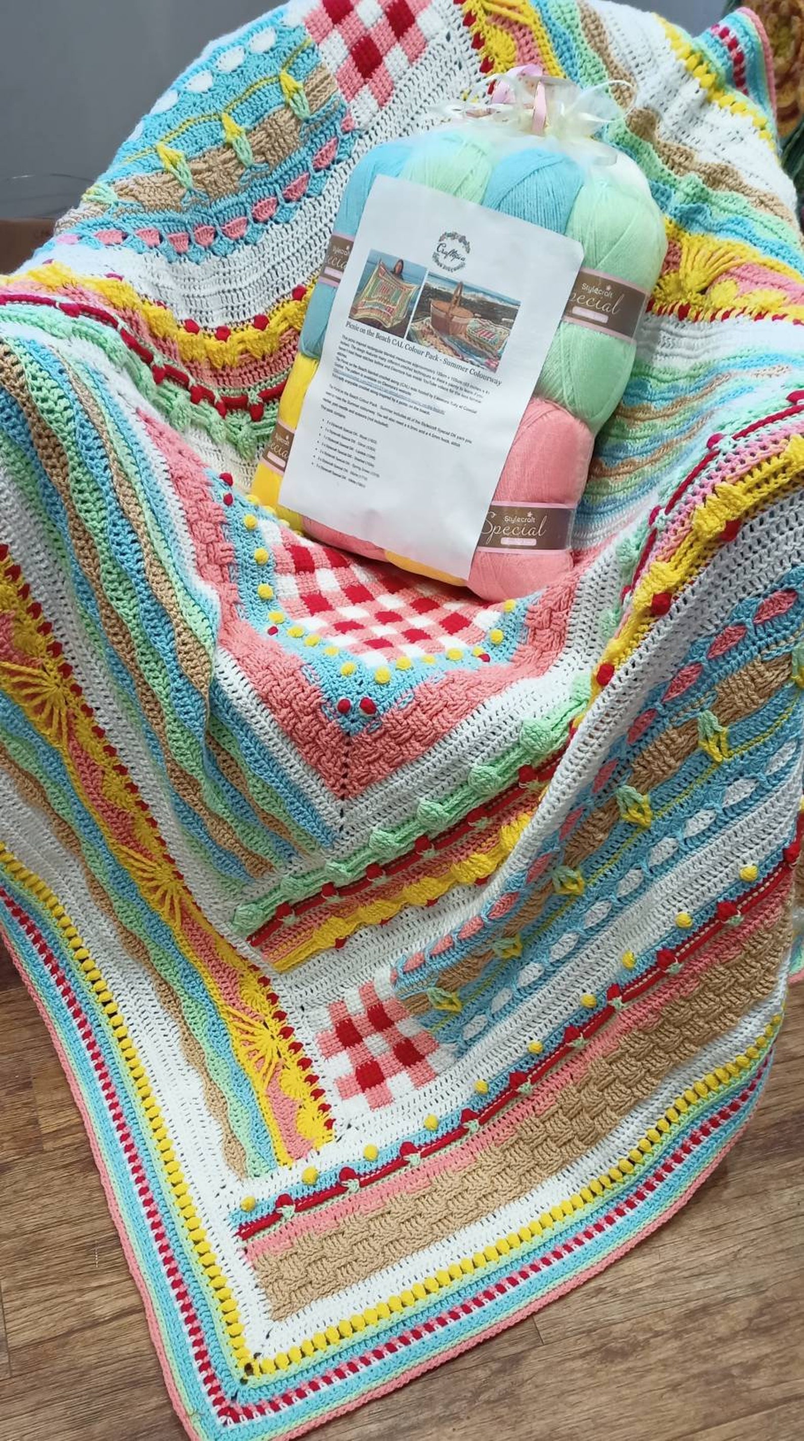 Picnic on the Beach Yarn Pack This Delightful Blanket Kit - Etsy UK