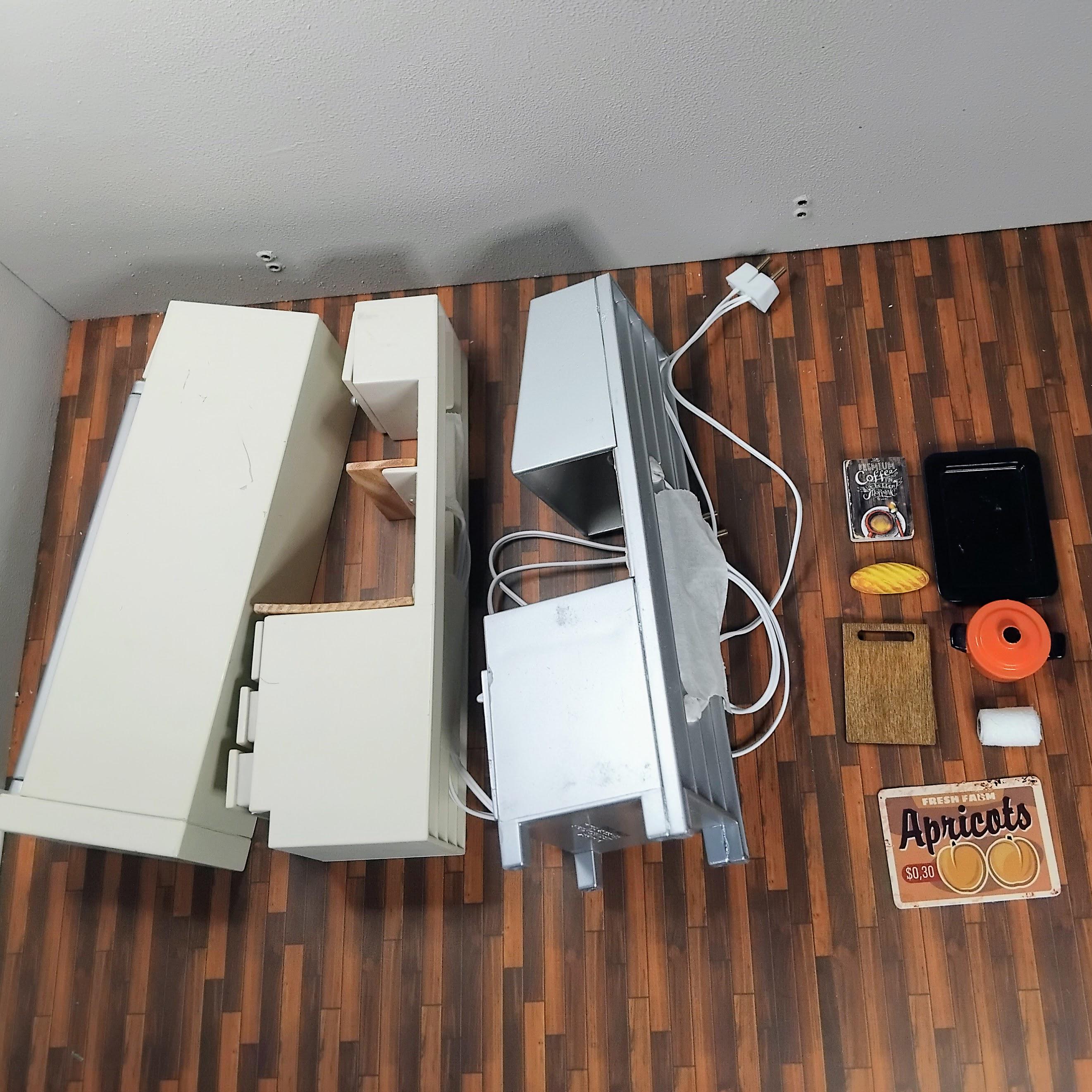 Lundby White Kitchen With Accessories. Modern Kitchen in Three Sections ...