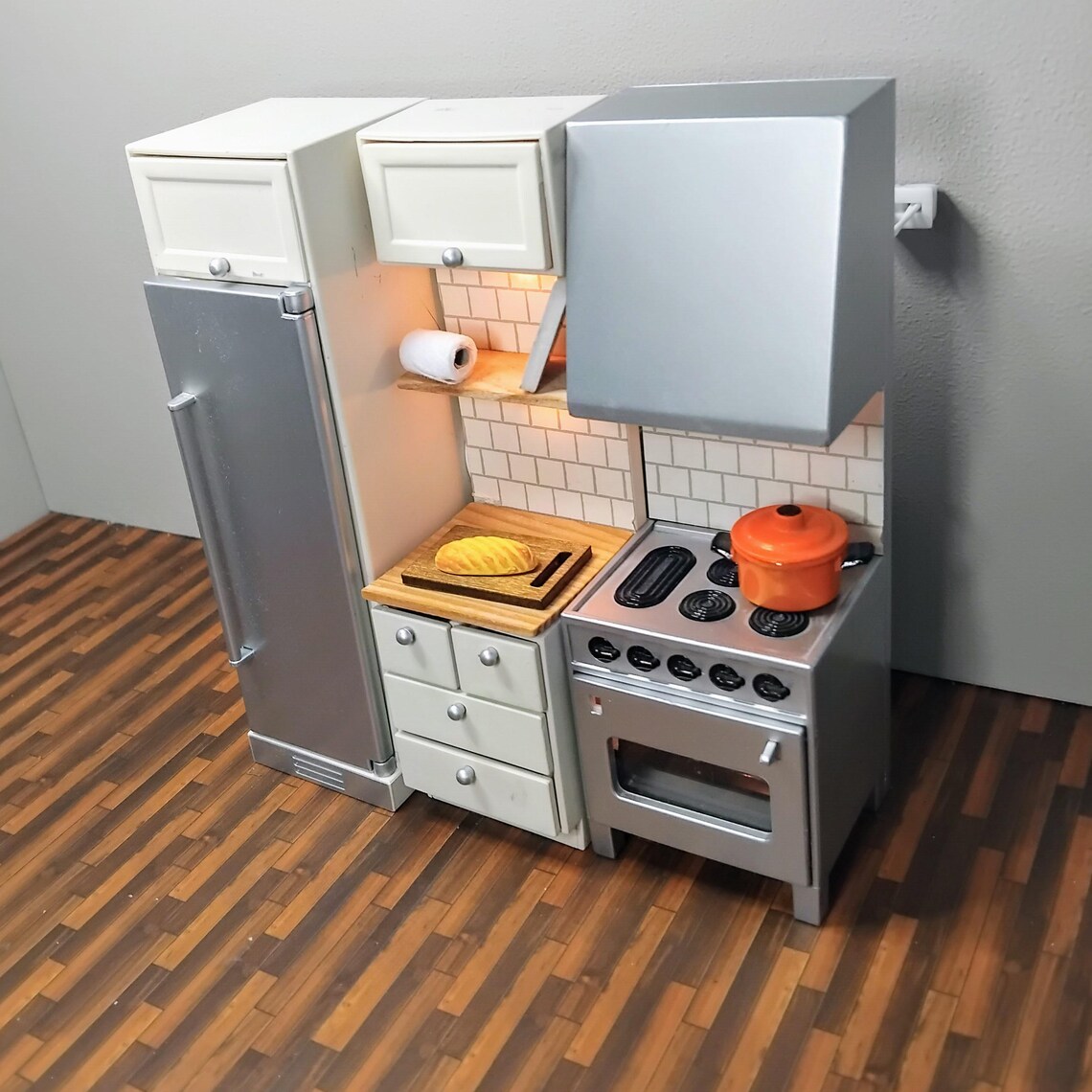 Lundby White Kitchen With Accessories. Modern Kitchen in Three Sections ...