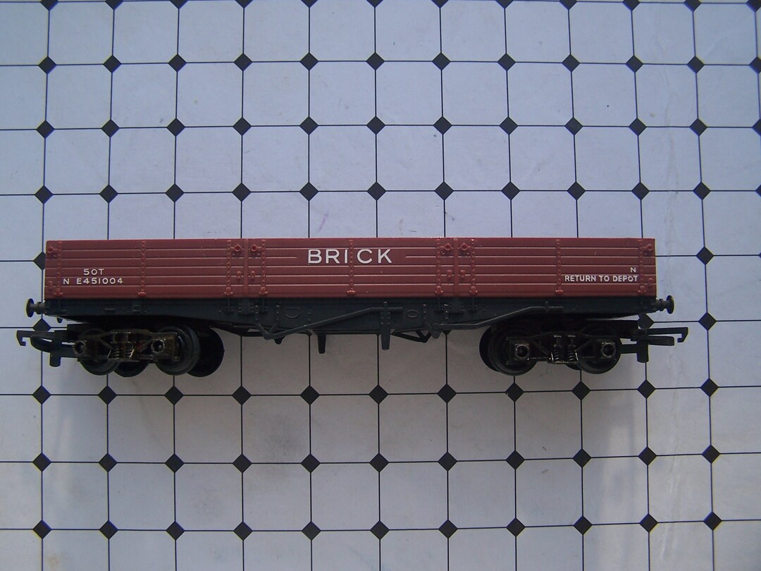 Model Railway, Bogie Bolster Wagon, Tri-ang, Brick , R110, OO Gauge ...