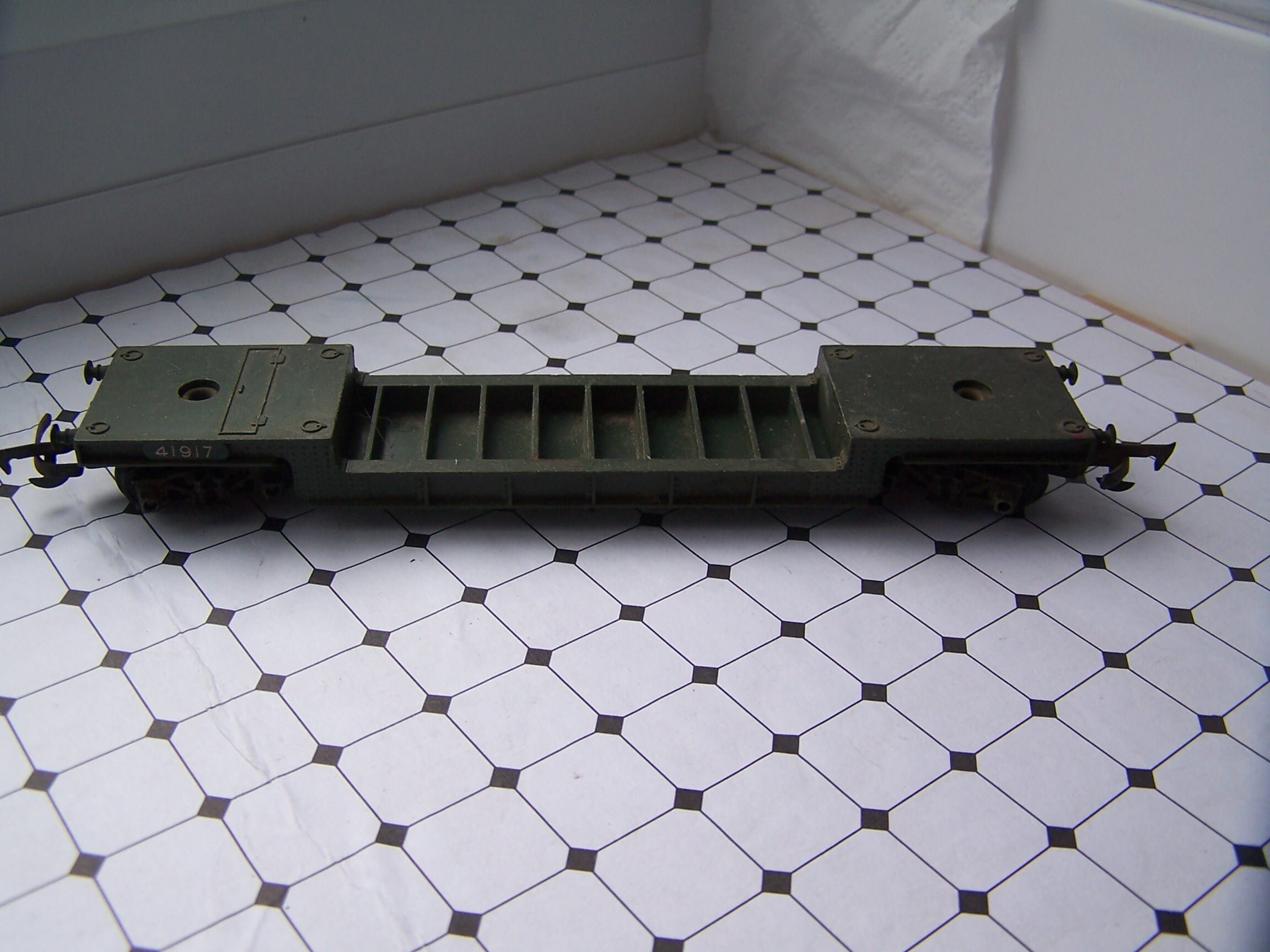 Model Railway, Tri-ang, Bogie Well, Wagon, Low Loader, OO Gauge, Grey ...