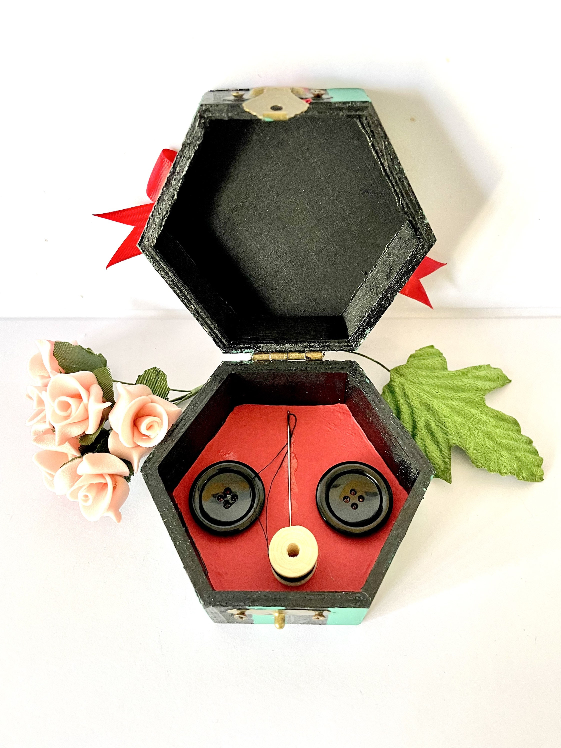 Coraline Button Box - Etsy Canada