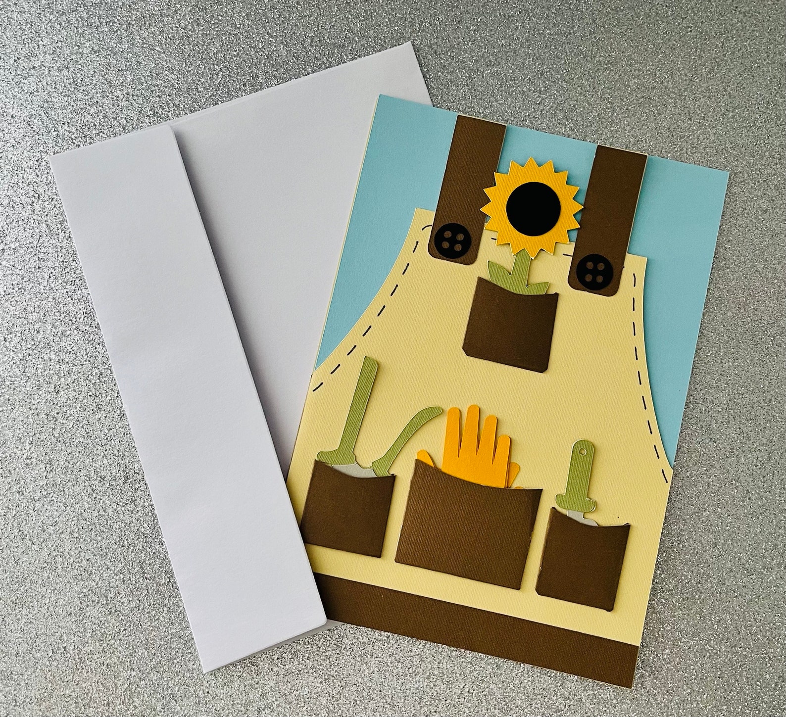 Handmade Gradening Apron Card |fun | Flowers - Etsy