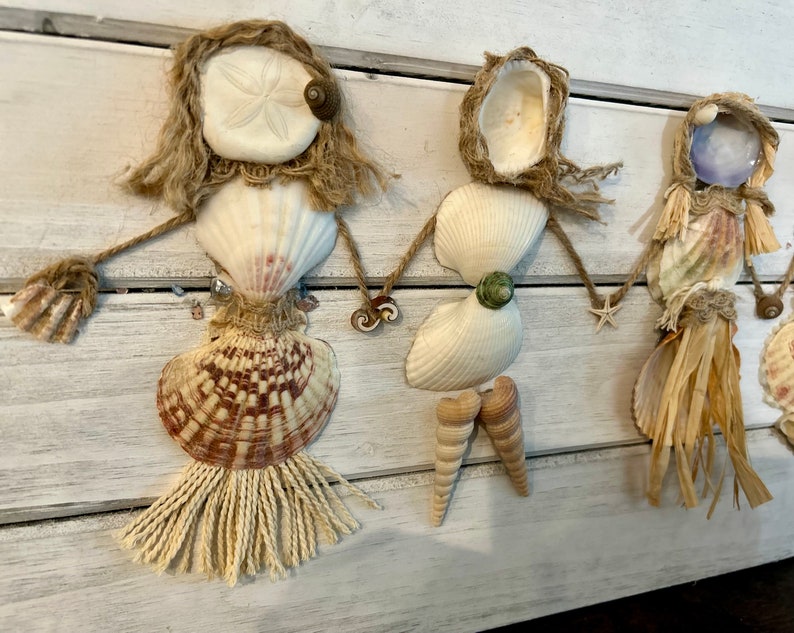 COASTAL DECOR / SEASHELL Girlfriends at the Beach / Seashell People - Etsy