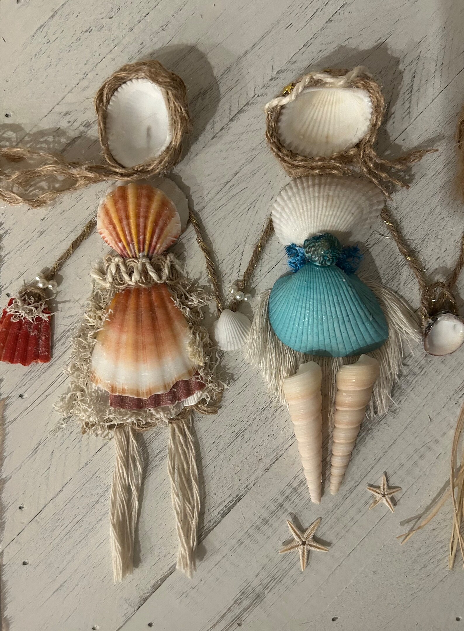 COASTAL DECOR / SEASHELL Girlfriends at the Beach / Seashell Divas ...