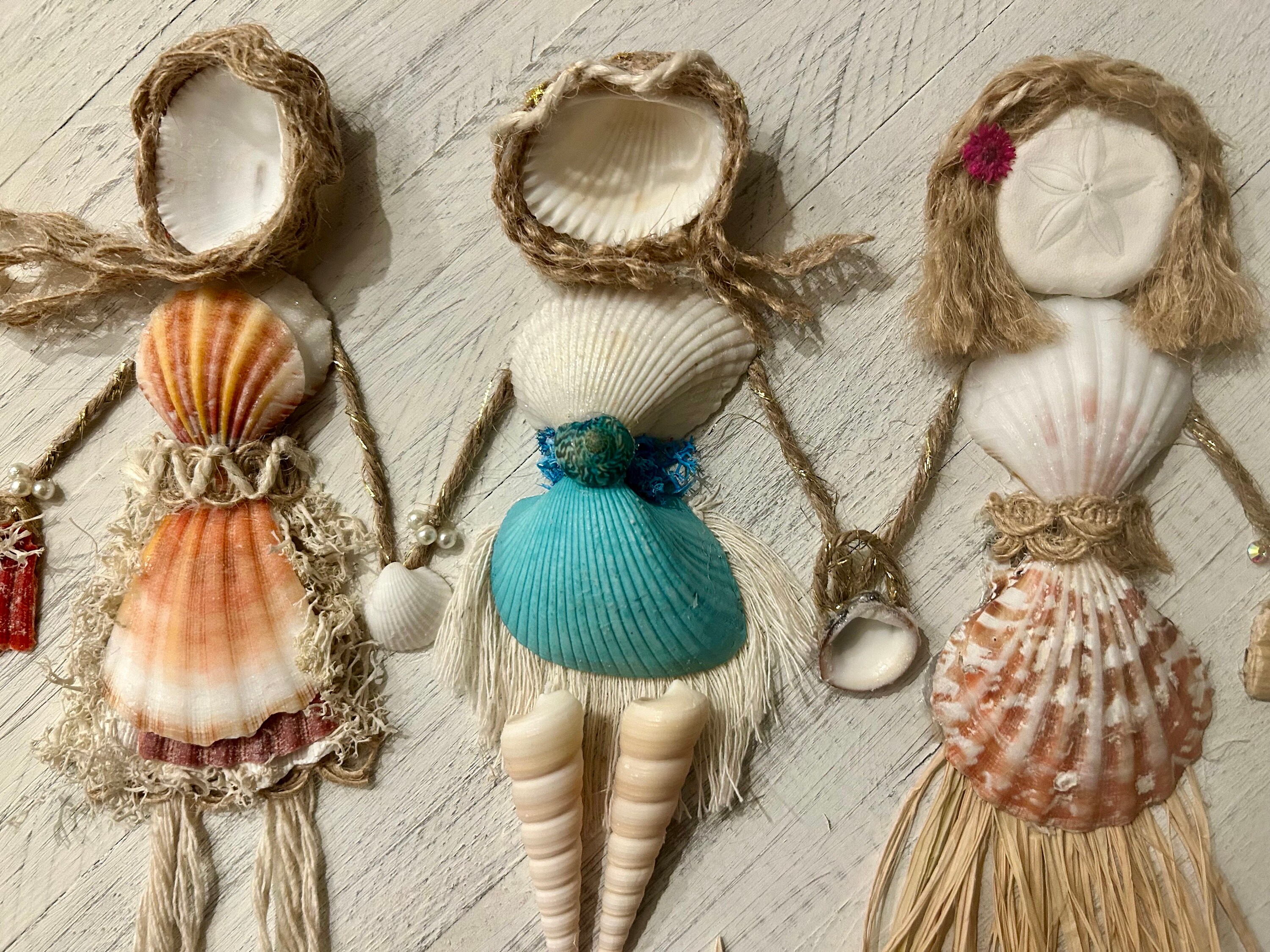 COASTAL DECOR / SEASHELL Girlfriends at the Beach / Seashell Divas ...