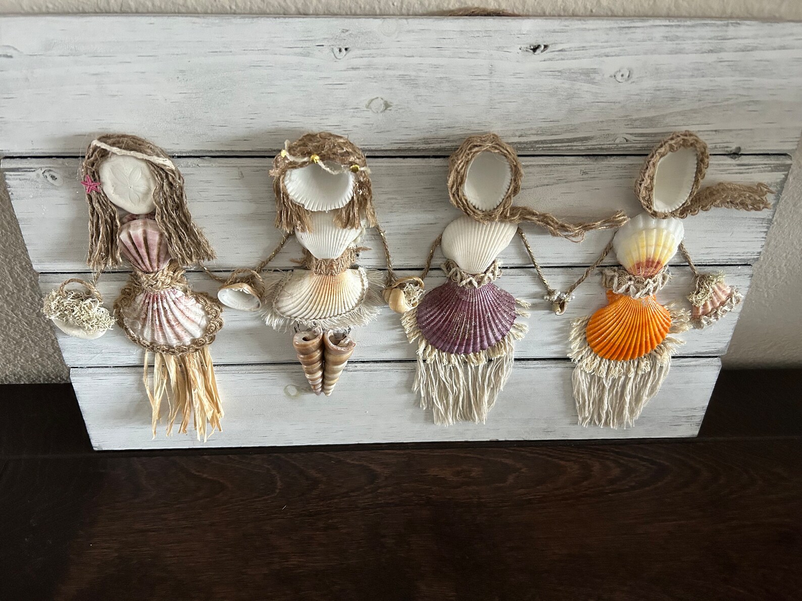 Seashell COASTAL DECOR / SEASHELL Girlfriends (sisters/besties) at the ...