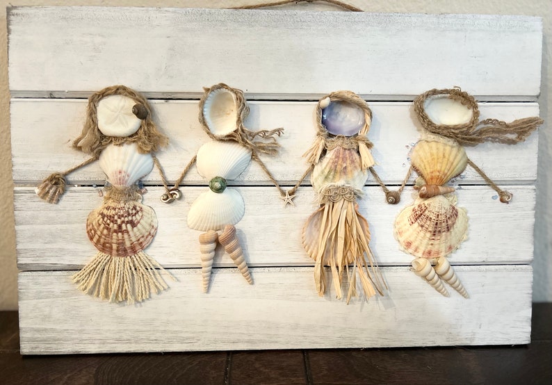 COASTAL DECOR / SEASHELL Girlfriends at the Beach / Seashell People - Etsy