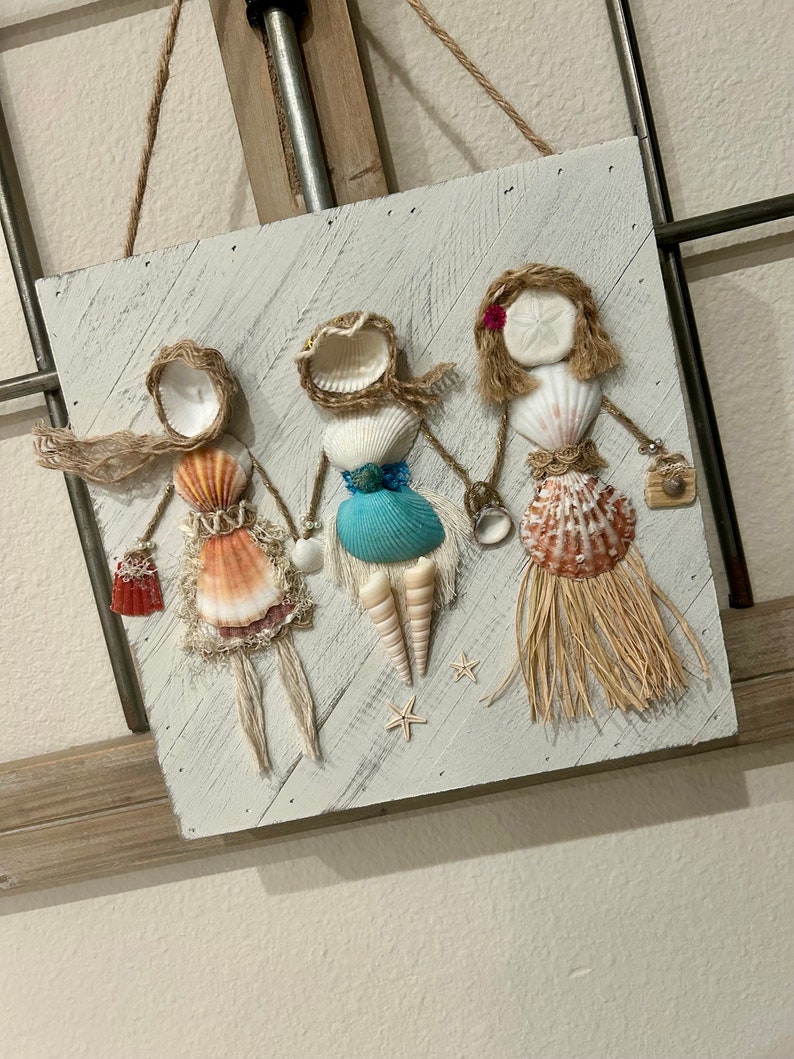 COASTAL DECOR / SEASHELL Girlfriends at the Beach / Seashell Divas ...