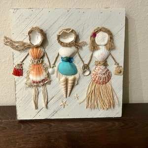 COASTAL DECOR / SEASHELL Girlfriends at the Beach / Seashell Divas ...