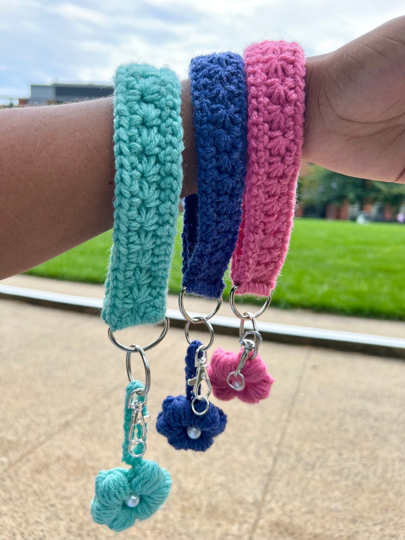Crochet Puff Flower Keychain Wristlet - Etsy