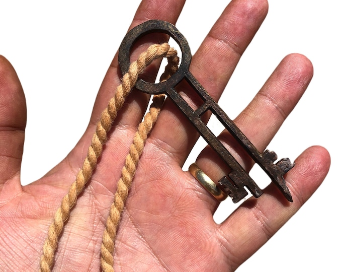 Davy Jones Key, Pirates of the Caribbean - Etsy