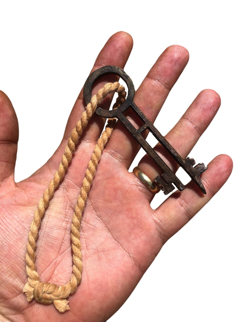 Davy Jones Key Pirates of the Caribbean - Etsy