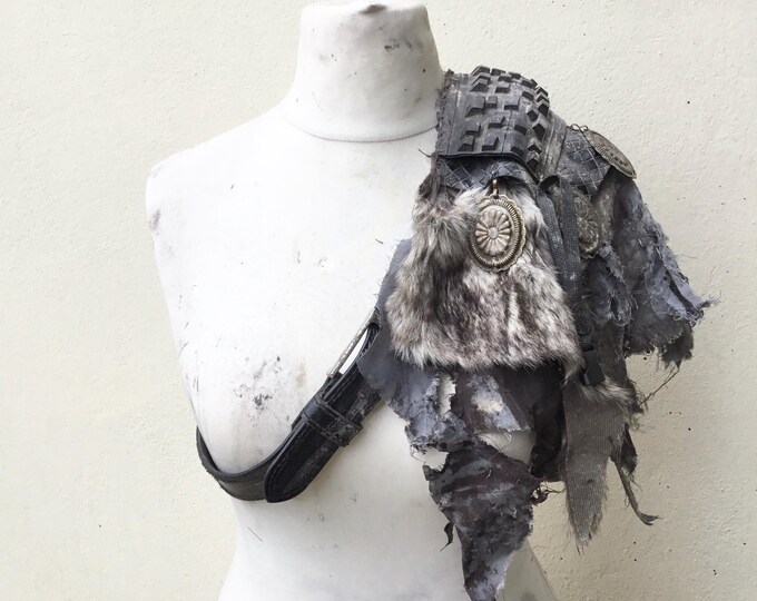Post Apocalyptic Light Shoulder Armour, Mad Max LARP Cosplay Festival ...