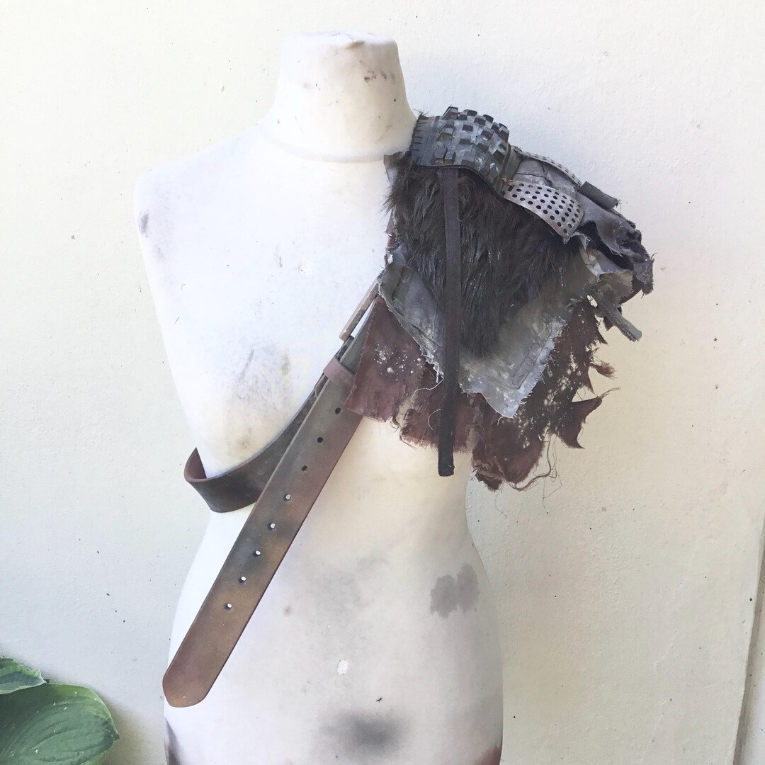 Post Apocalyptic Light Shoulder Armour Large, Mad Max LARP Cosplay ...