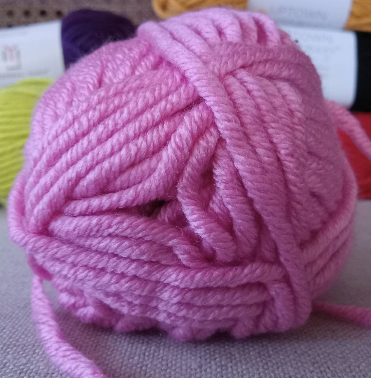 Universal Yarn Uptown Bulky and Super Bulky. Anti-pilling Soft Acrylic ...