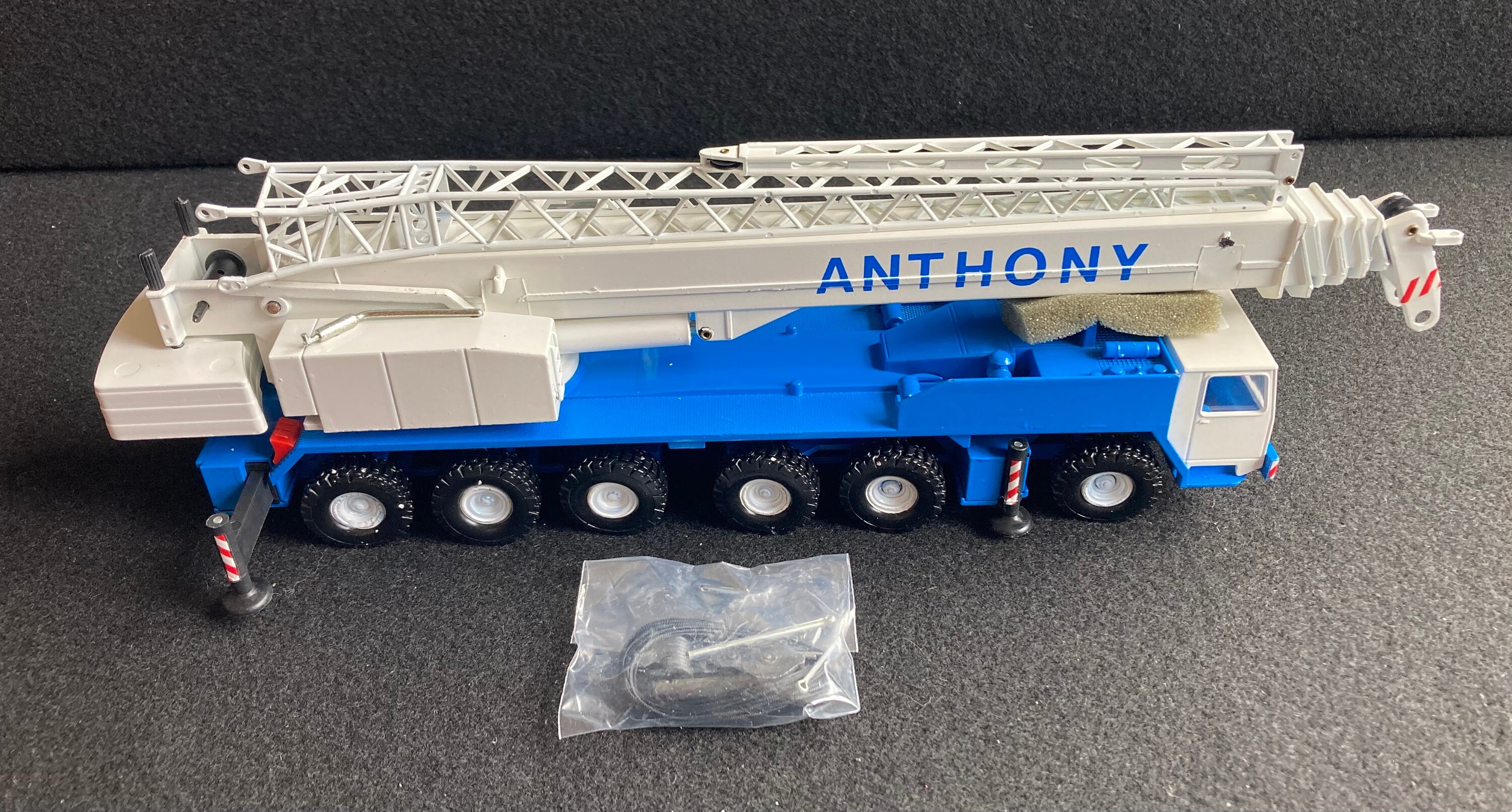 Liebherr LTM 1160 Mobile 6-axle anthony Truck Crane 1/50 Scale, Conrad ...