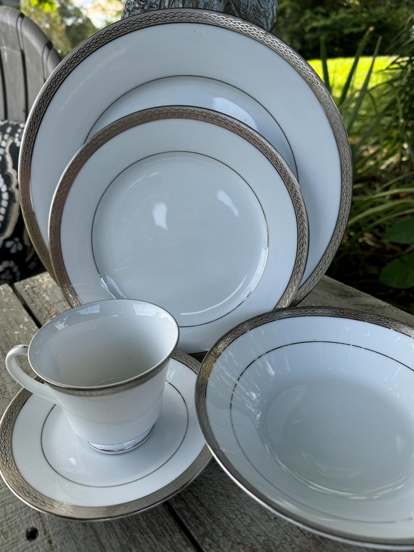 Noritake Queen’s Platinum Dinnerware Set Plates Bowls Cups Saucers 4286 ...