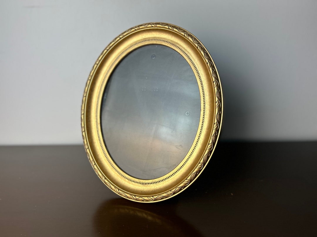 Vintage Gold Oval 8x10 Portait Picture Frame Wall or Table Mount ...