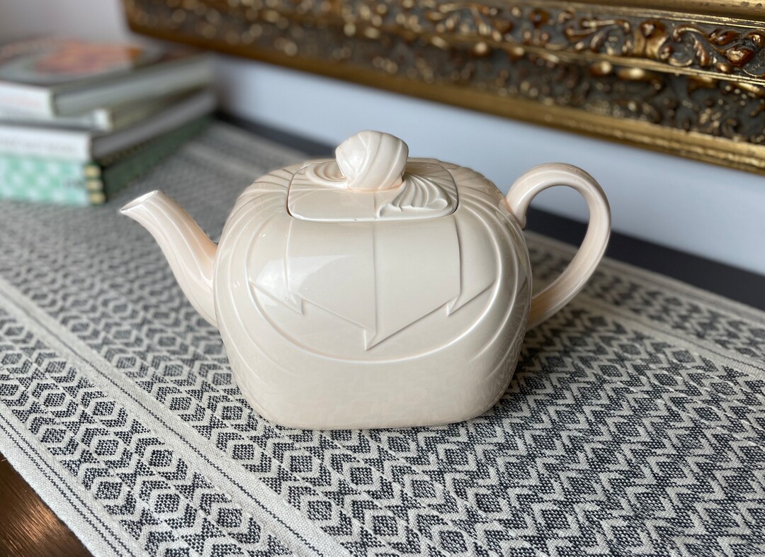 Art Deco/post Modern Blush Pink Teapot With Lid, Ribbon and Bow Teapot ...