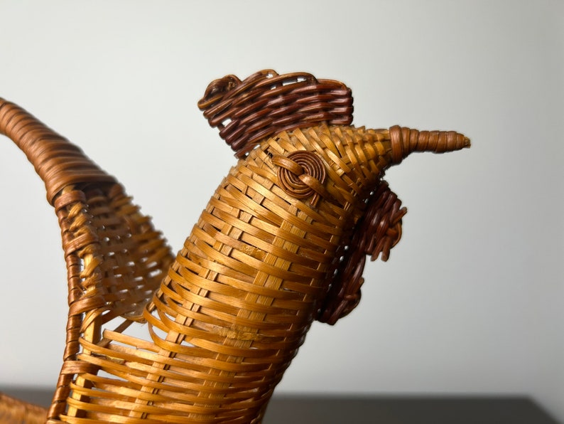 Vintage Half Moon Shaped Wicker Chicken/hen Wicker Gathering - Etsy