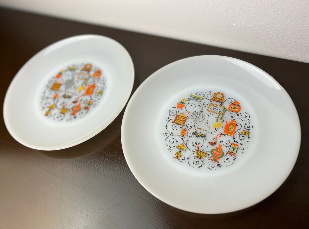 Mid-century Anchor Hocking Fire King “homestead” Milk Glass 10” Dinner ...