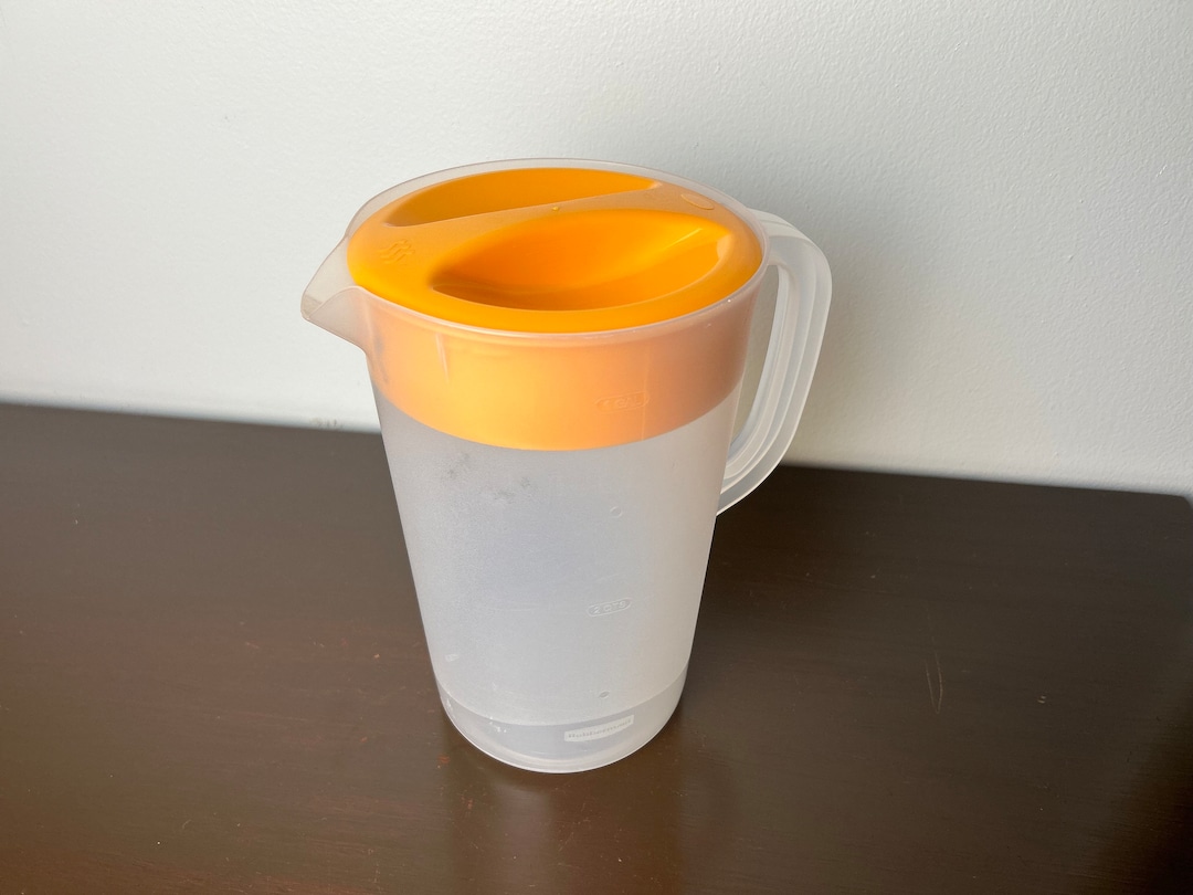 Vintage Clear Plastic Rubbermaid Beverage Pitcher With Yellow Lid 1 ...