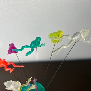 Vintage Acrylic/lucite Neon Frogs on Wire Sculpture, Sputnik Kinetic ...