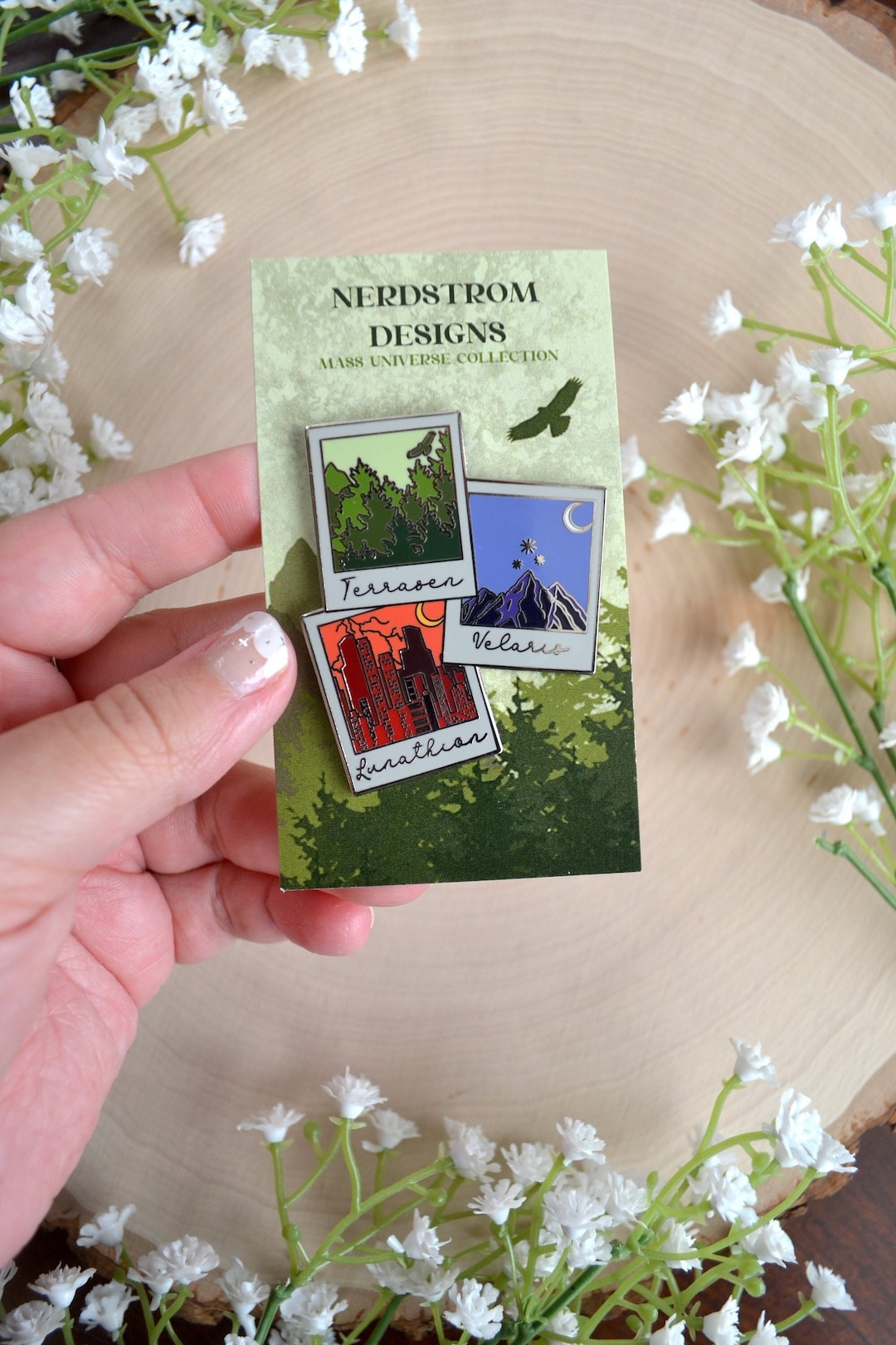 SJM Universe Polaroid Enamel Pin || Throne of Glass, ACOTAR, Crescent ...