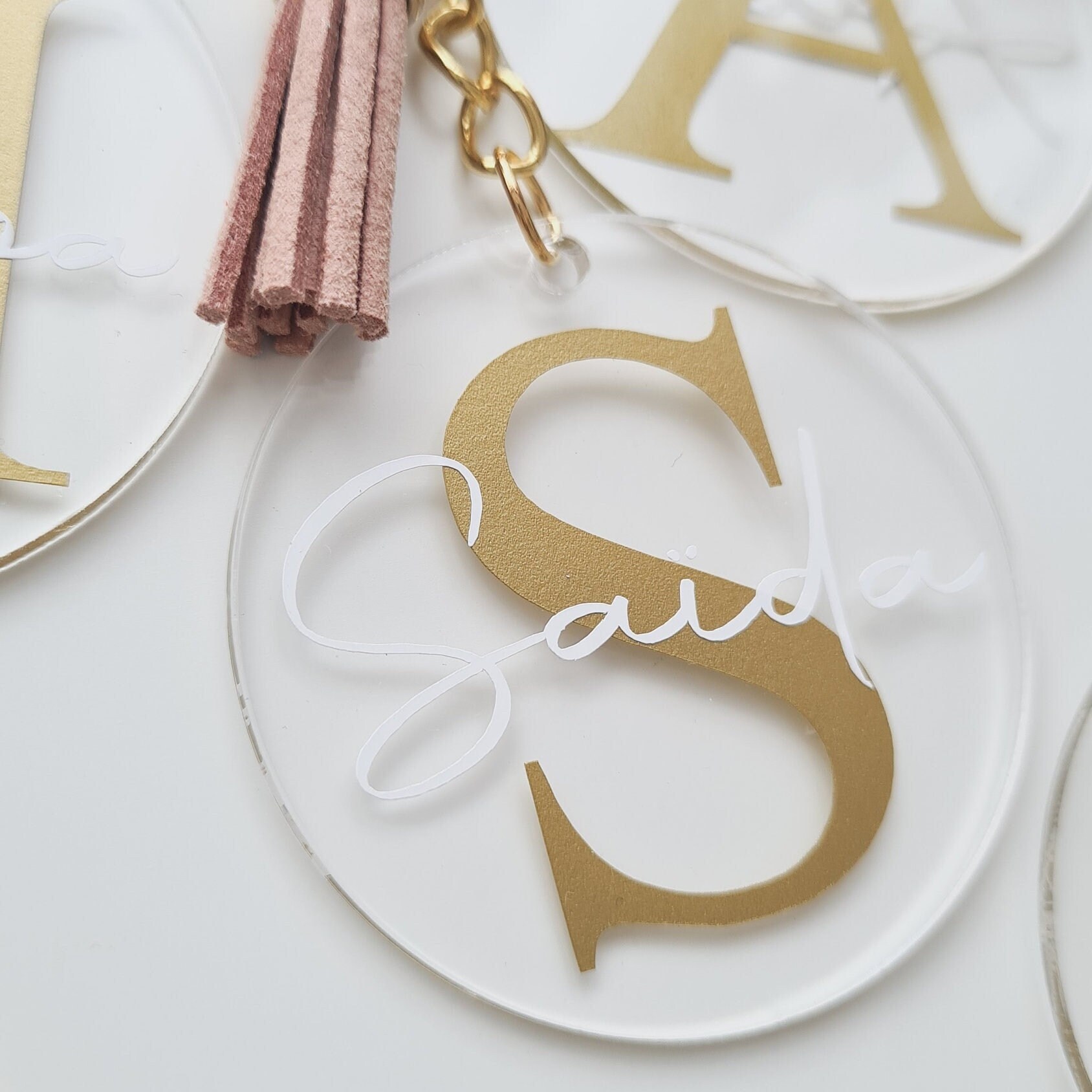 Porte clé personnalisé avec initiale et prénom acrylique rond idee ...