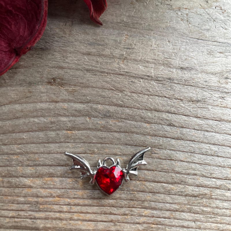 Bat Hearts Necklace - Etsy UK